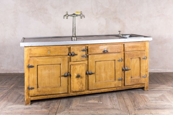 KITCHEN ISLAND BAR WITH BEER TAPS | Peppermill Interiors